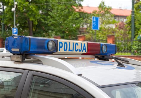 Podinsp Robert Matusik Otrzymuje Podziękowania Za Działania