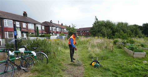 Thursday Volunteers Continue Into 2018 Friends Of The Fallowfield Loop