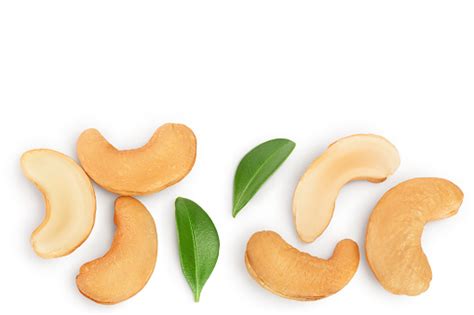 잘라진 경로와 필드의 전체 깊이와 흰색 배경에 격리 구운 캐슈 너트 텍스트의 복사 공간이 있는 맨 위 보기입니다 플랫 레이 과일에 대한 스톡 사진 및 기타 이미지 Istock