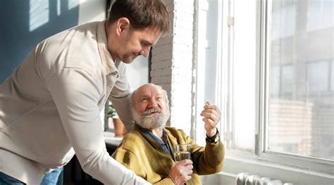 Cuáles Son Las Tareas De Un Cuidador De Ancianos