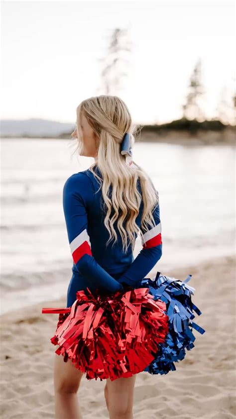 Senior Portraits In Cheerleading Outfit Cheerleading Picture Poses