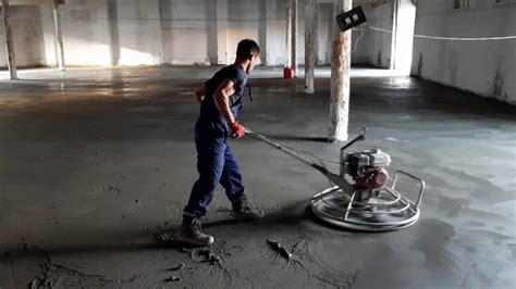 Как затирать стяжку пола после заливки: Затирание бетона пошагово ...