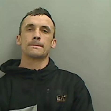 Bandq Shoplifter Waved 7 Inch Machete In Security Guards Face Saying Ill Slash You Up