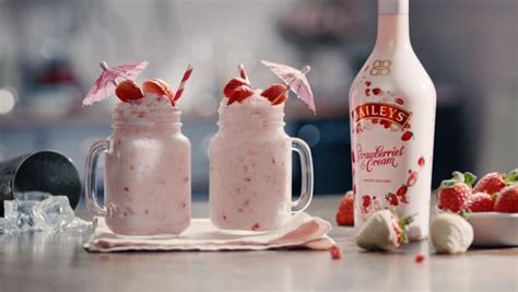 Tarta De Fresas Con Crema Y Baileys Baileys Es