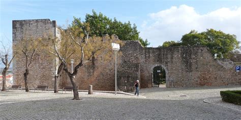 Visita O Castelo De Tavira Para Um Aventura Medieval No Sul De Portugal