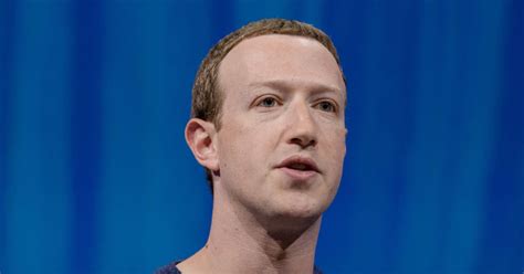 Facebook Ceo Mark Zuckerberg Defends Teslas Elon Musk On Car Tech