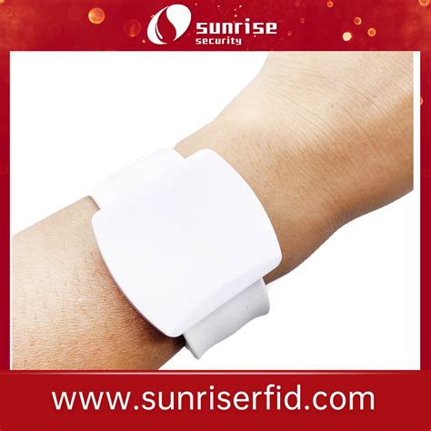 Uhf Long Range 7m Slap Silicone Wristband Manufacturers