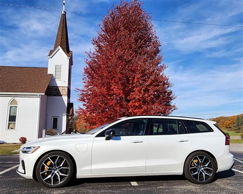 Review 2025 Volvo V60 T8 Awd Savage On Wheels