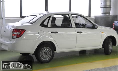 Лада Гранта цвет Белое облако 240 | Авто