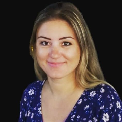 Lisa Simonellis Instagram Twitter And Facebook On Idcrawl