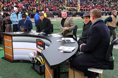 Gameday Announces Guest Picker For Georgia Alabama Game Yahoo Sports