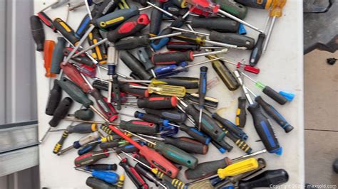 Assorted Screwdrivers Maxsold