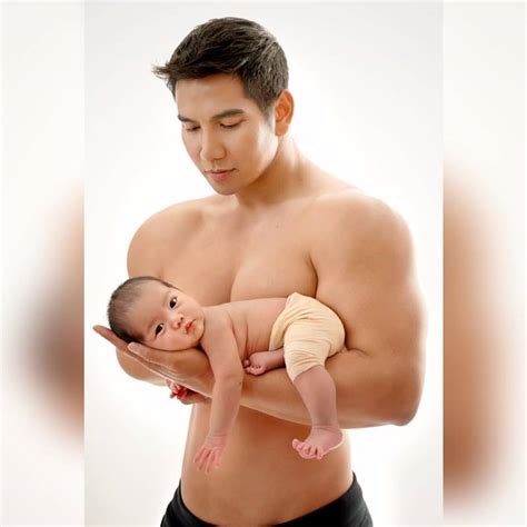 บุ๋ม ปนัดดา จะให้นมลูก แต่เจอสามีมองแบบนี้จนต้องรีบเบรกแรง