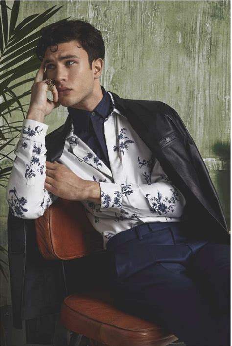 Mattia Narducci Luce La Elegancia Contemporánea De La Temporada Para Gq