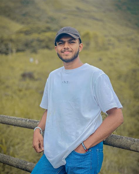 ravindu sathsara ravindu sathsara instagram photos and videos