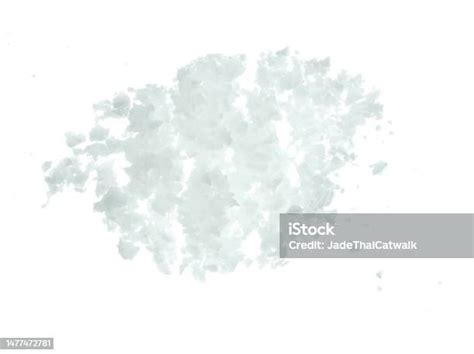 소금 바위 꽃 파리 폭발 흰색 소금 바위 꽃 폭발 추상 구름 파리 큰 크기의 지상 소금이 공기 중에 튀고 음식 개체 요소 디자인 흰색 배경 격리 고속 동결 모션 가루로