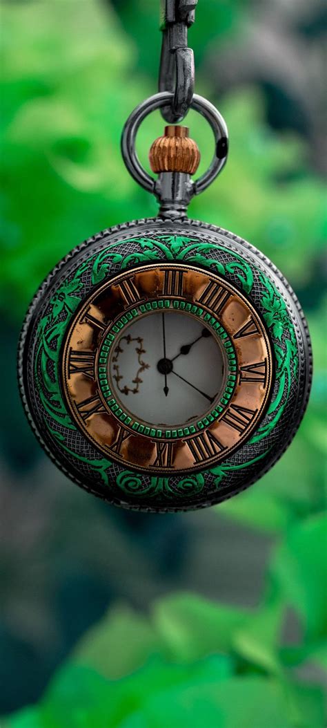 Download Redmi Note 10 Green Pocket Watch Wallpaper