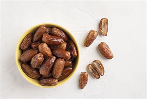 Why Dates Are On Everyones Go To Snack List Right Now