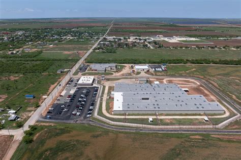 Migrants At Ice Detention Facility In Texas Spell Out ‘s O S