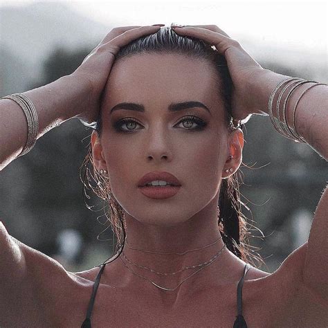 Pretty Face Scrolller