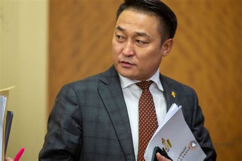 Д Амарбаясгалан Т Аюурсайхан тэтгэврийн шинэчлэлтийг хийж чадах зангарагтай улстөрч учраас