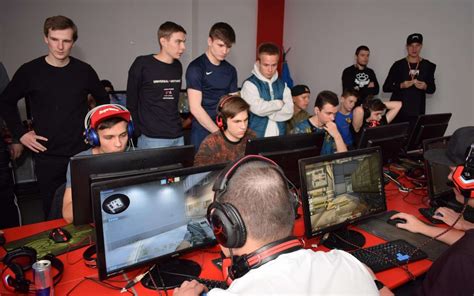 Компьютерный клуб игра 80 фото фоны и картинки для рабочего стола Fonzon Club