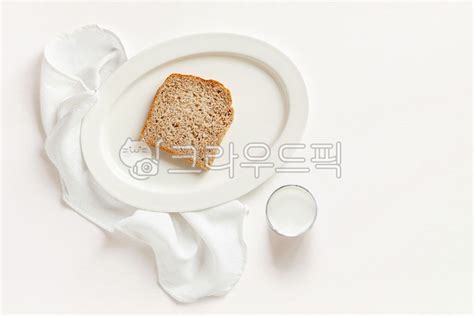 음식 다이어트 식빵 우유 화이트 사진이미지일러스트캘리그라피 Nbbbbb91작가