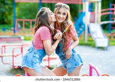 77151 Twins Kissing Each Other On Lips Royalty Free Images Stock