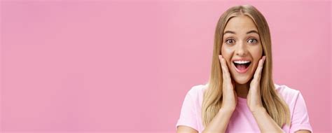 Images De Wow Fille T L Chargement Gratuit Sur Freepik