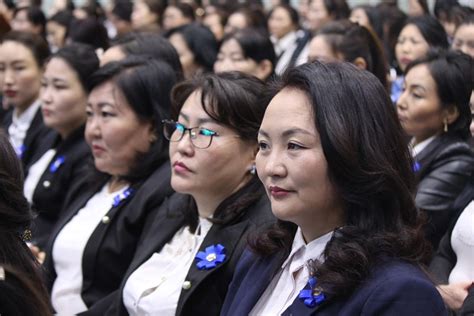 “Эмэгтэйчүүдийн хөгжил оролцоо” зөвлөлгөөн болж байна