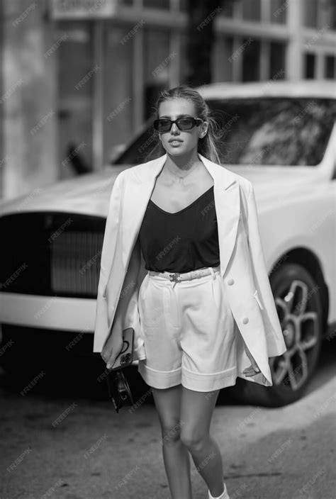 Premium Photo High Fashion Model Walking On City Street Girl Fashion