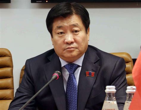 Б Энх Амгалан Орон нутгийн дарга нар хилийн бүс рүү тэлж газар олгосон