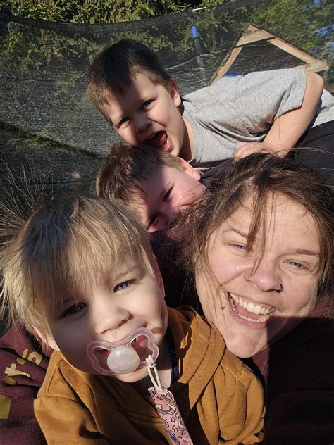 help me remove the shadows r photoshoprequest