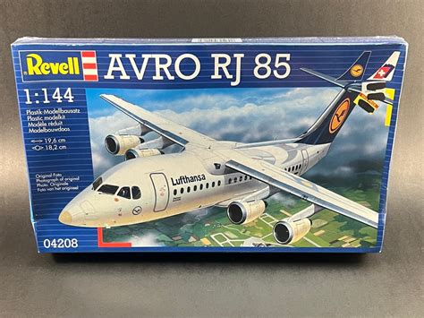 Revell Model Kit 04208 1 144 Scale Avro Rj 85 Plutonium Garage