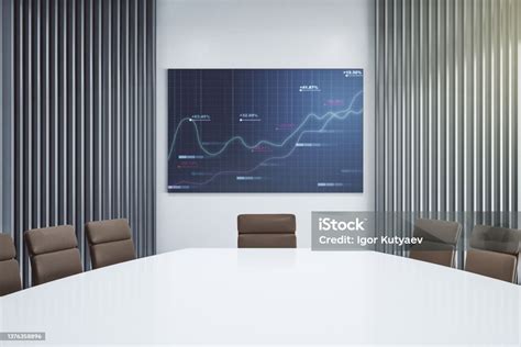 Sketsa Spreadsheet Data Grafis Abstrak Pada Tampilan Tv Di Ruang Presentasi Modern Konsep