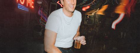 Russell Dickerson Rises To No 1 On Musicrow Radio Chart