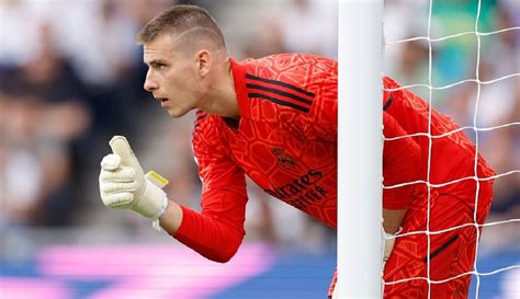 Луніну в Реалі подарували автомобіль фото електрокара 24 канал Спорт