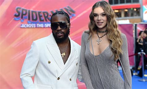 Shameik Moore Roasted Over Hailee Steinfield Reaction