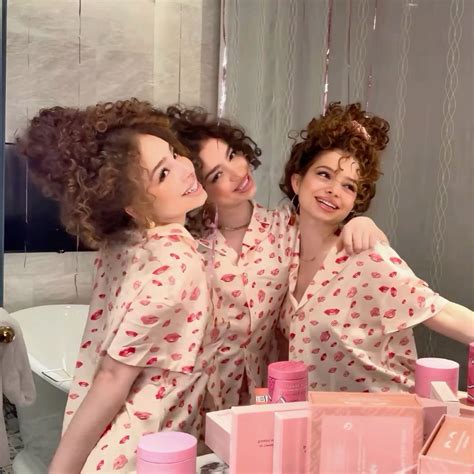Kalogeras Sisters Famous Sisters Sisters Perfect Sisters