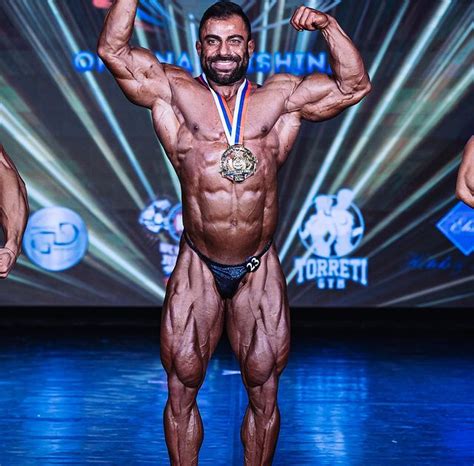 Brazilian Men And World Bodybuilders Bugra Keskin Um Bel Ssimo Daddy Musculoso Embalado Em