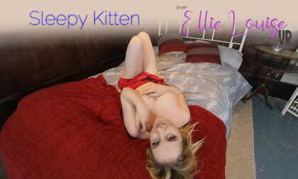 Lazy Kitten Cute Amateur Blonde Striptease SexLikeReal