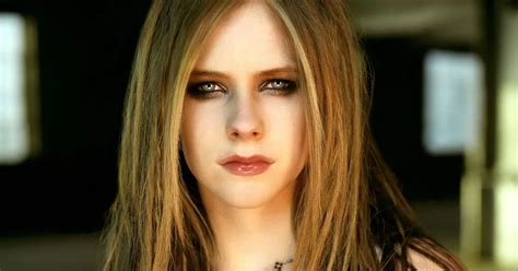 Avril Lavigne Crazy Conspiracy Theory Claims She Died And Was Replaced