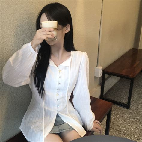 더멋 리얼여리핏핏보장 리본 레이스 자개단추 뒷리본 블라우스