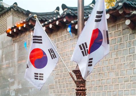 South Korea Fires Warning Shots After Norths Boat Crosses Sea Border