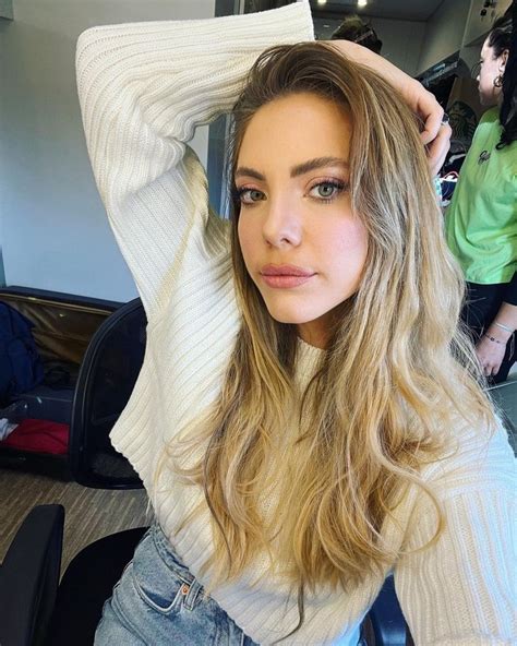 Eda Ece nin gelinliği hazır