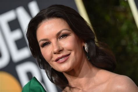 أجمل أساليب مكياج كاثرين زيتا جونز للمرأة في سن الخمسين مجلة سيدتي