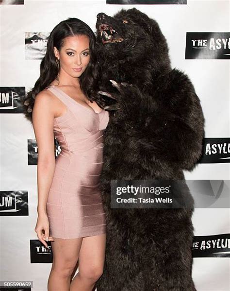 Actress Ashley Doris Photos Et Images De Collection Getty Images
