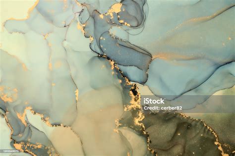 알코올 잉크 기술의 천연 고급 추상 유체 예술 그림 부드럽고 꿈꾸는 벽지 투명한 파도와 황금 소용돌이를 만드는 색상의 혼합물 포스터용 기타 인쇄물 노랑에 대한 스톡 벡터