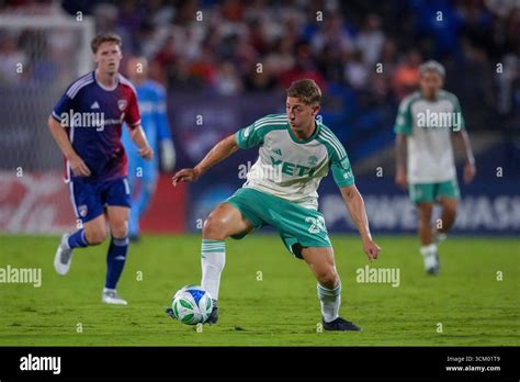 Austin Fc Midfielder Nicolás Dubersarsky Controls The Ball Against Fc
