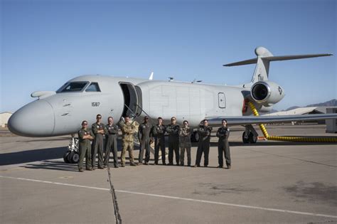 Primeira Aeronave De Portugal Lus 222 é Desenvolvida Com A Participação De Brasileiros Poder